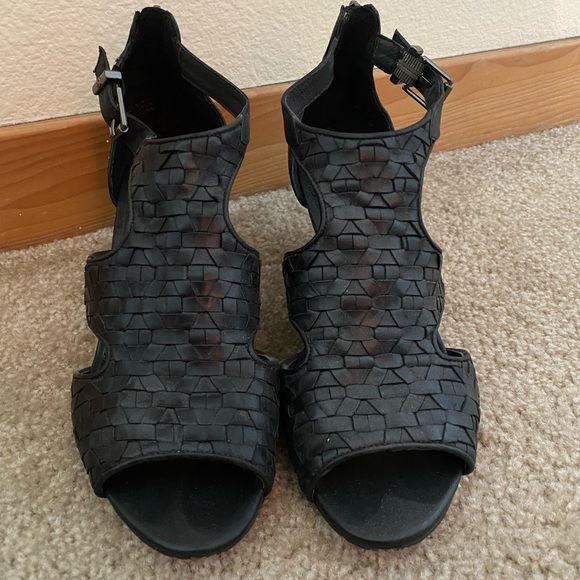 Elliott Lucca | Shoes | Elliott Lucca Lia Wedge | Poshmark